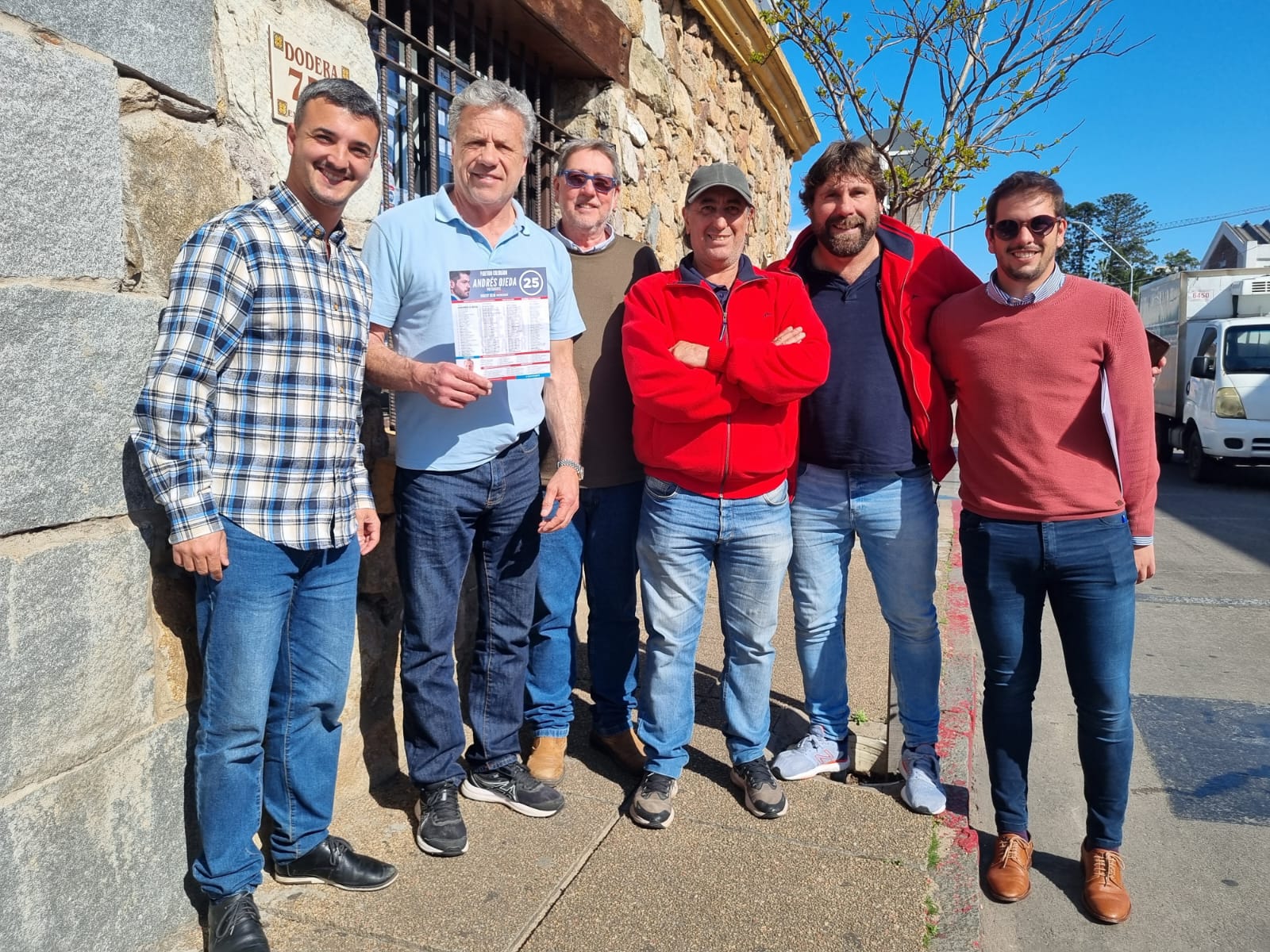 Fernando Alvez presentó la lista 25 del Partido Colorado, la que afirmó ...